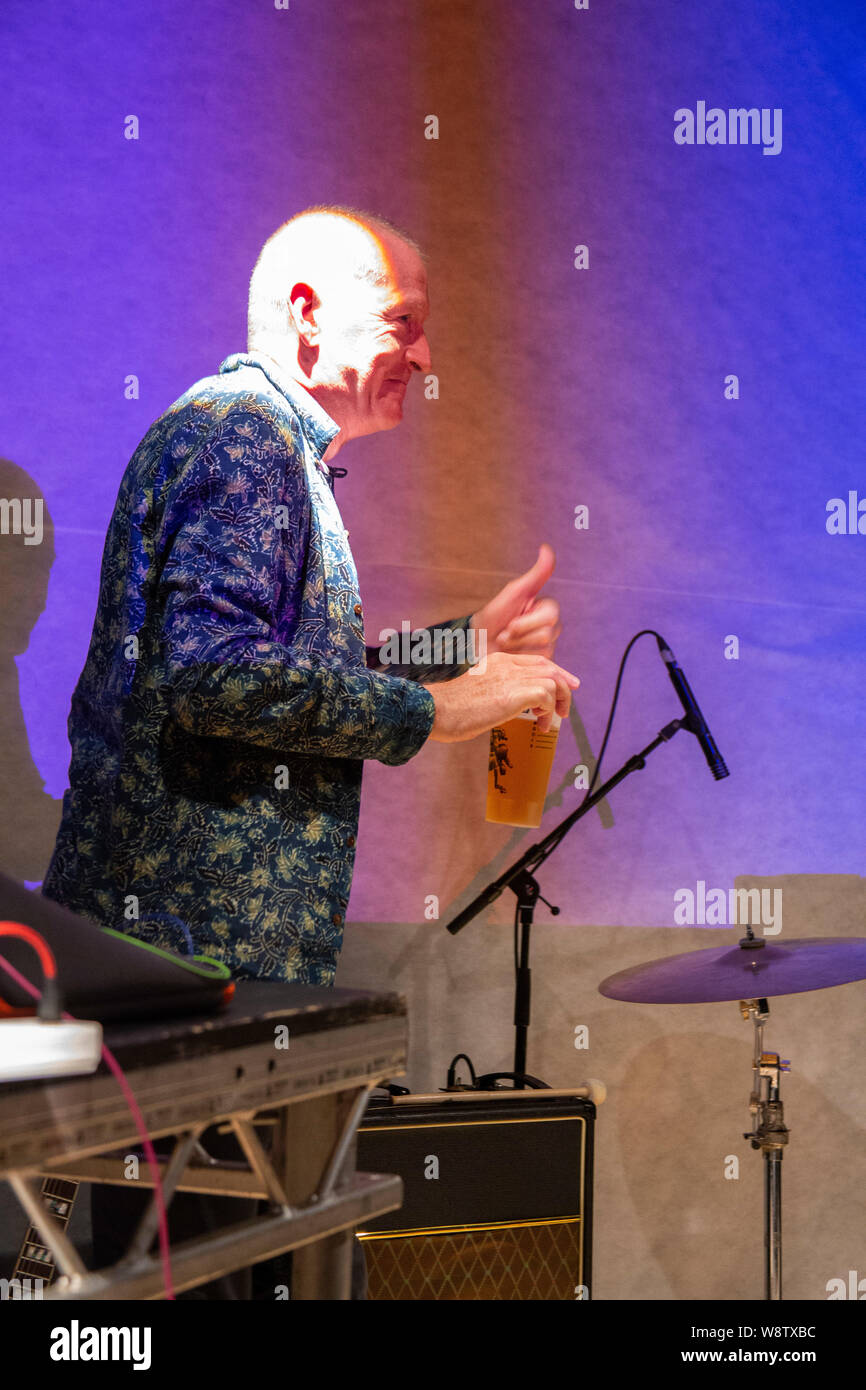 Steve Davis's debut live performance with The Utopia Strong at ...