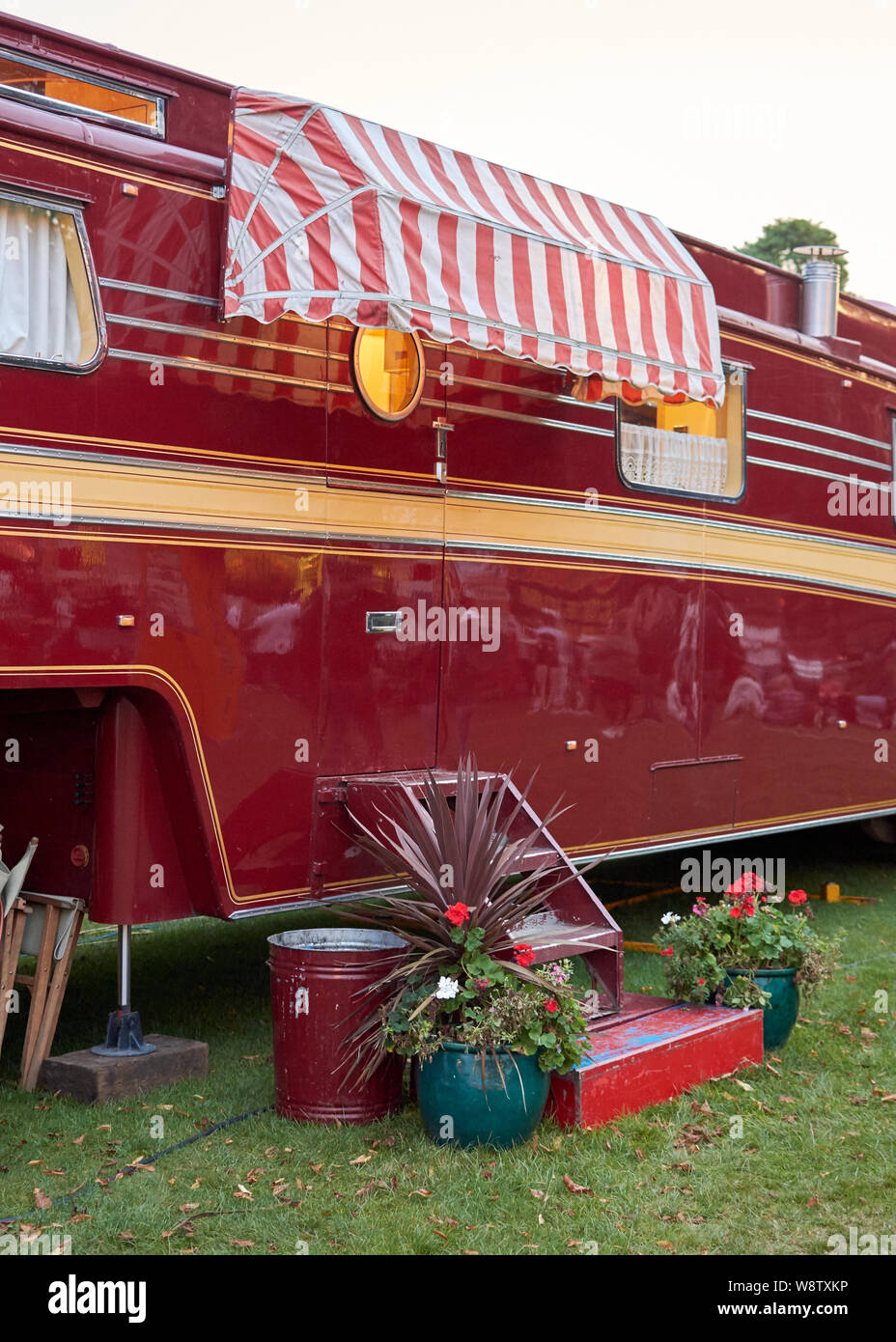 Fairground uk 1960s hi-res stock photography and images - Alamy