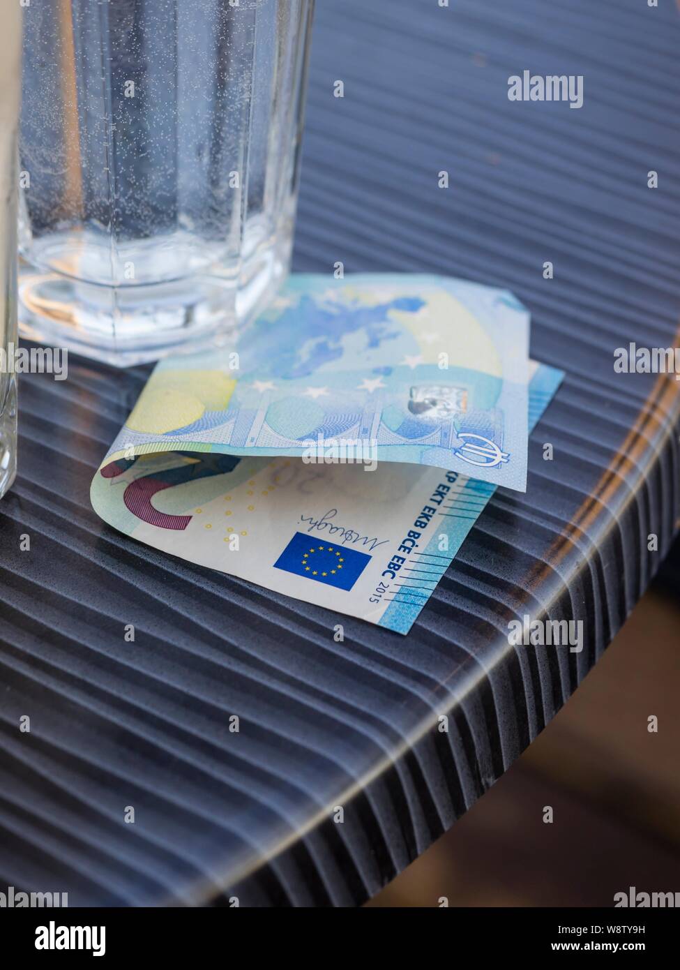 Big good tip hi-res stock photography and images - Alamy