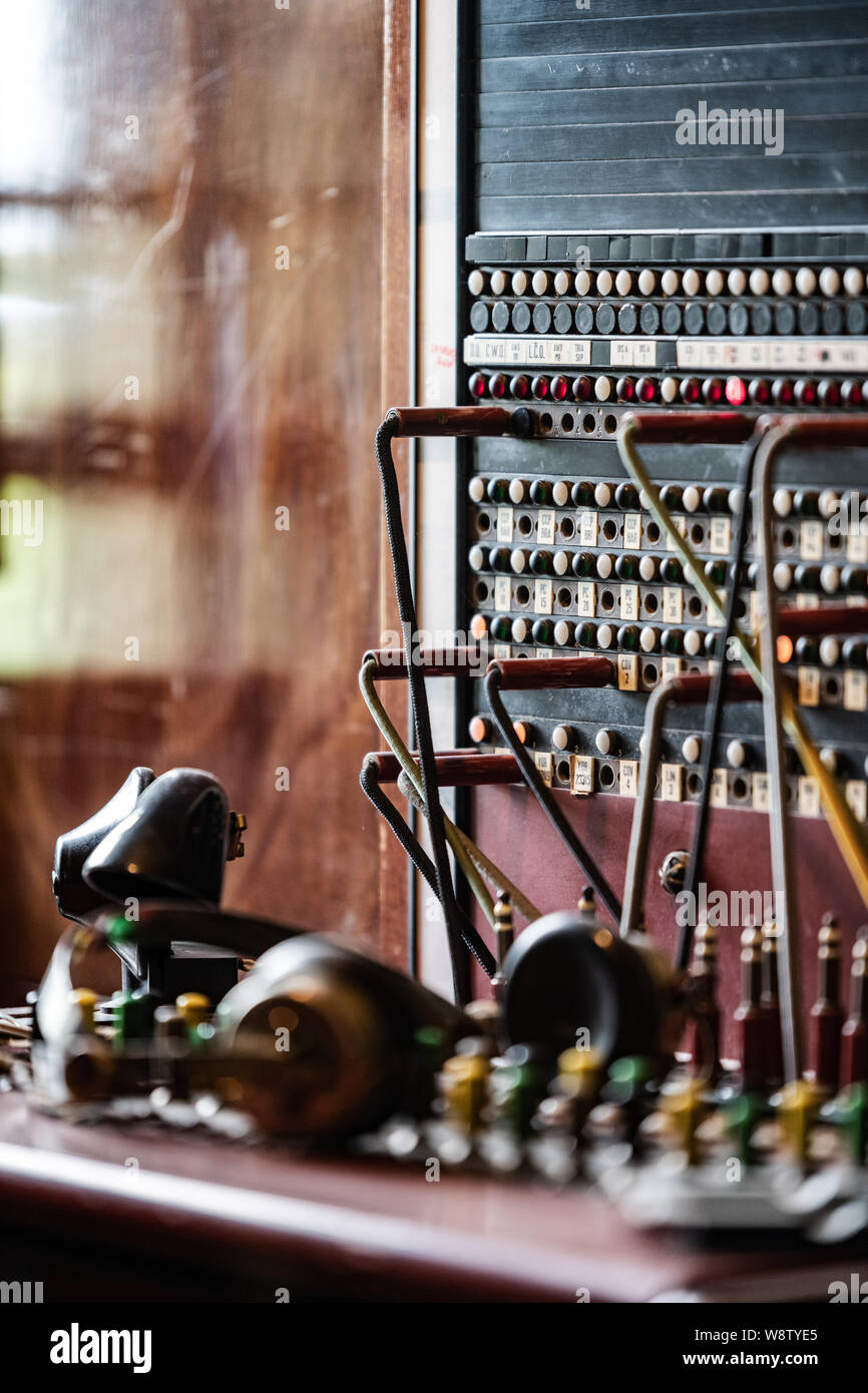 Switchboard operator vintage hi-res stock photography and images - Alamy