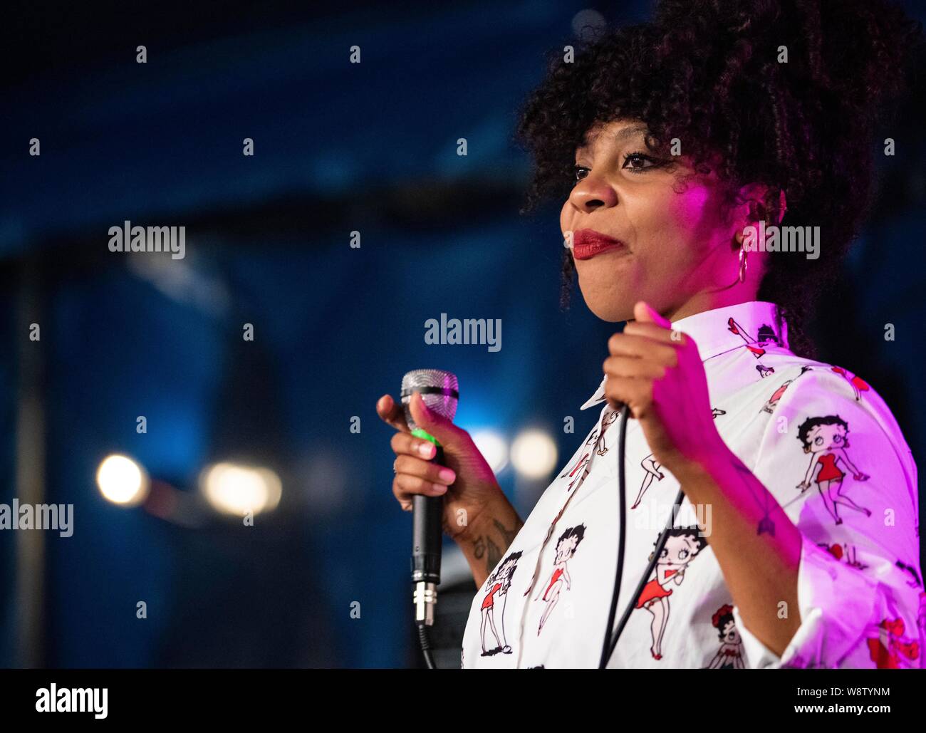 Hollie Cook Live at Gunton Arms Stock Photo - Alamy