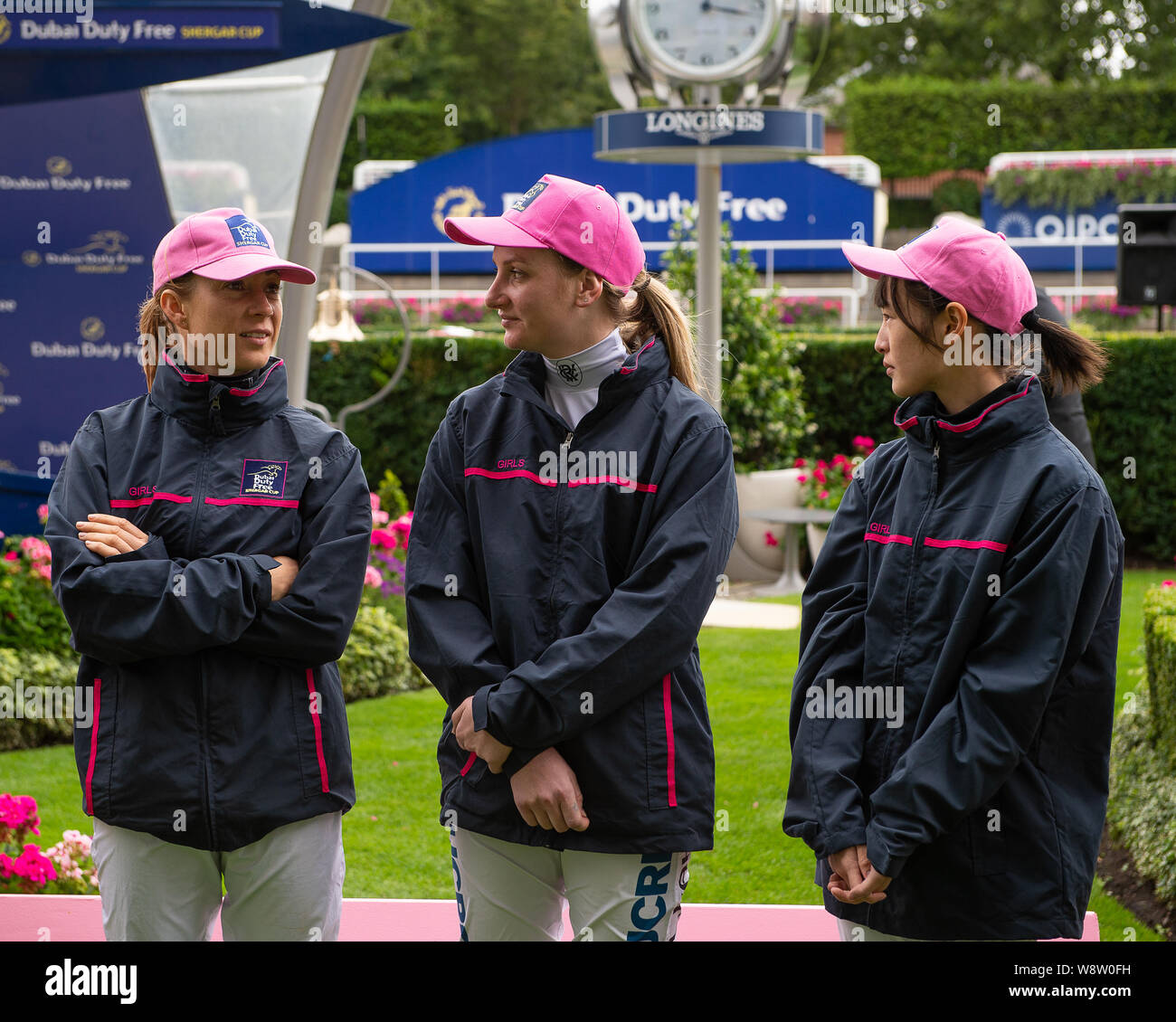 British female jockeys hi-res stock photography and images - Alamy