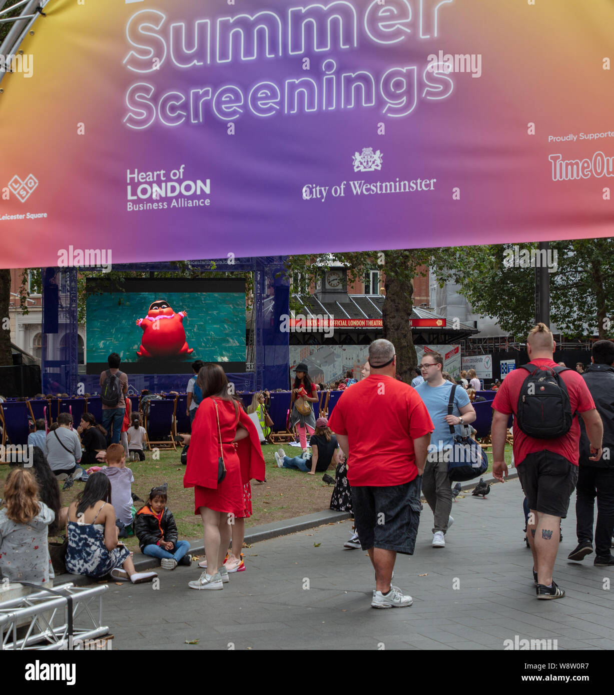 Opposite cinema hi-res stock photography and images - Alamy