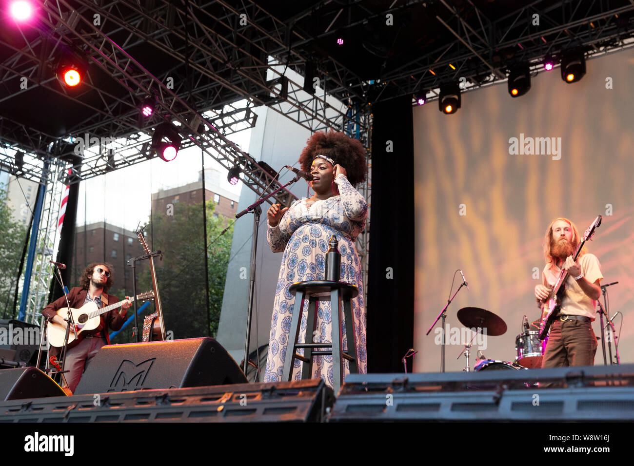 New York, NY - August 10, 2019: Singer Yola (Yolanda Quartey) and band ...