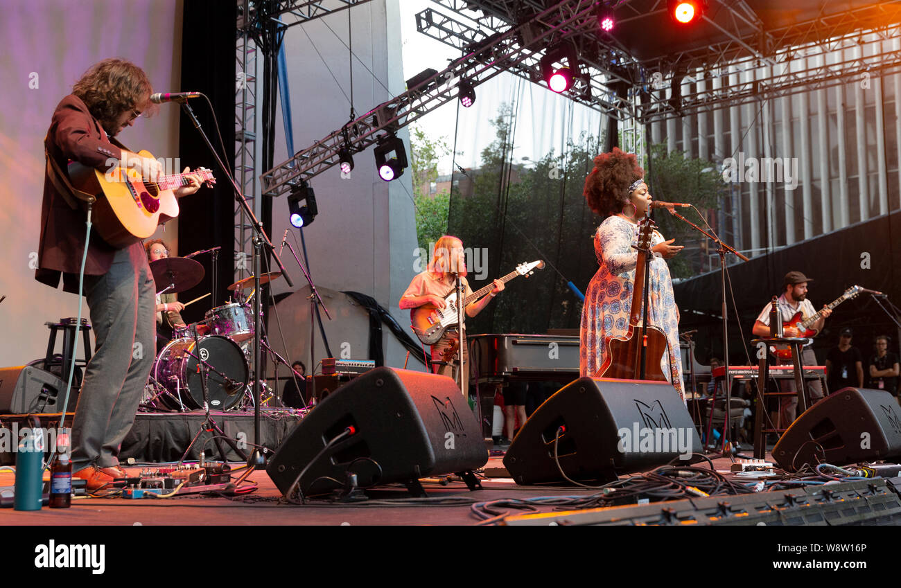 New York, NY - August 10, 2019: Singer Yola (Yolanda Quartey) and band ...