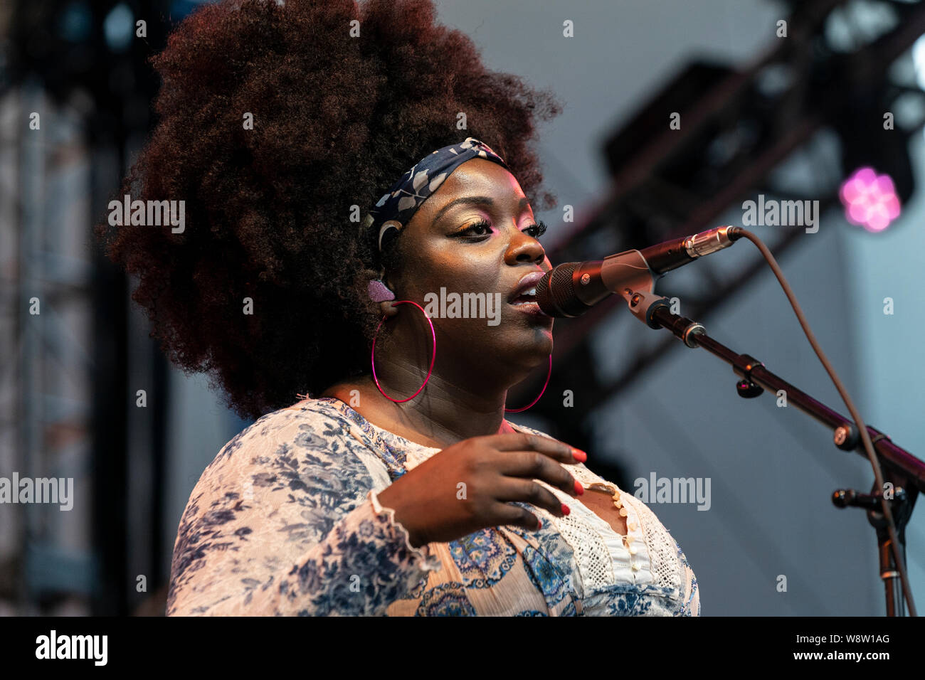 Yola singer hi-res stock photography and images - Alamy