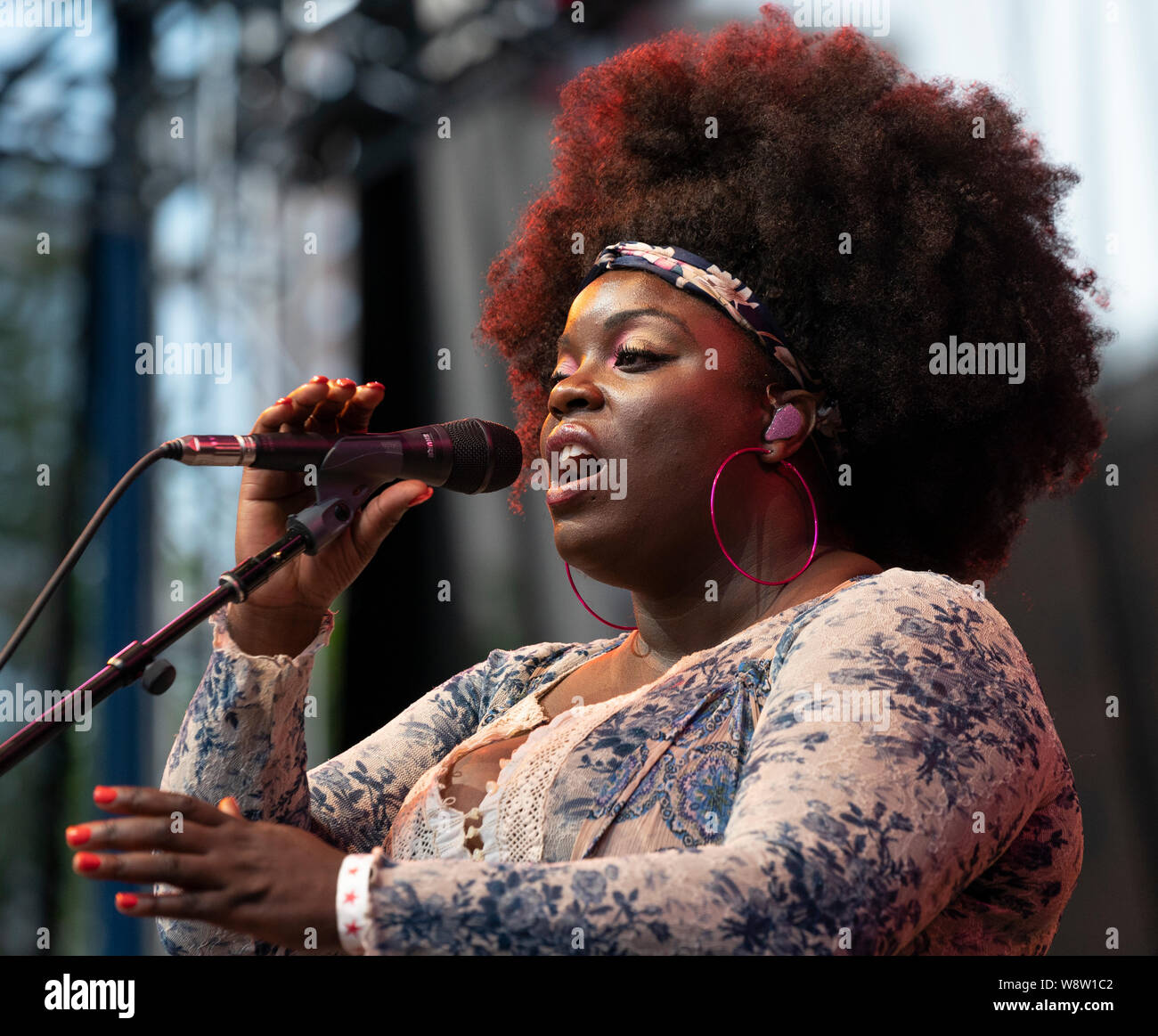 New York, NY - August 10, 2019: Singer Yola (Yolanda Quartey) and band ...