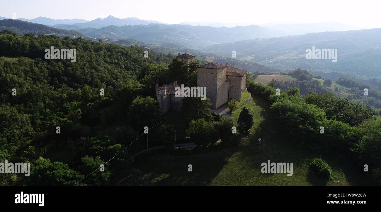 Leguigno castle hi-res stock photography and images - Alamy