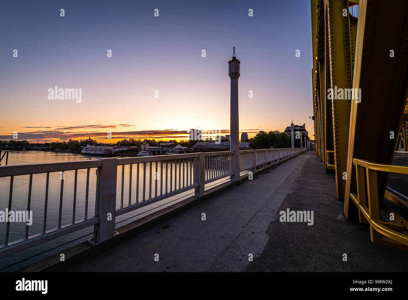 Tower Bridge Over Sacramento River High Resolution Stock Photography ...