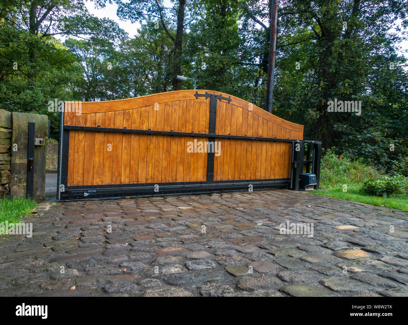 Large Wooden Gates High Resolution Stock Photography and Images - Alamy