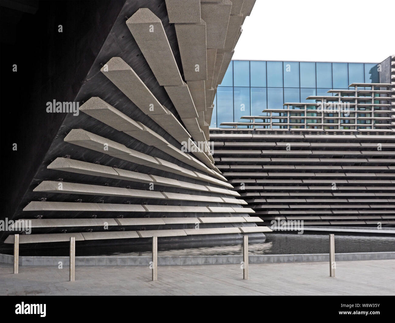 Angular shapes hi-res stock photography and images - Alamy
