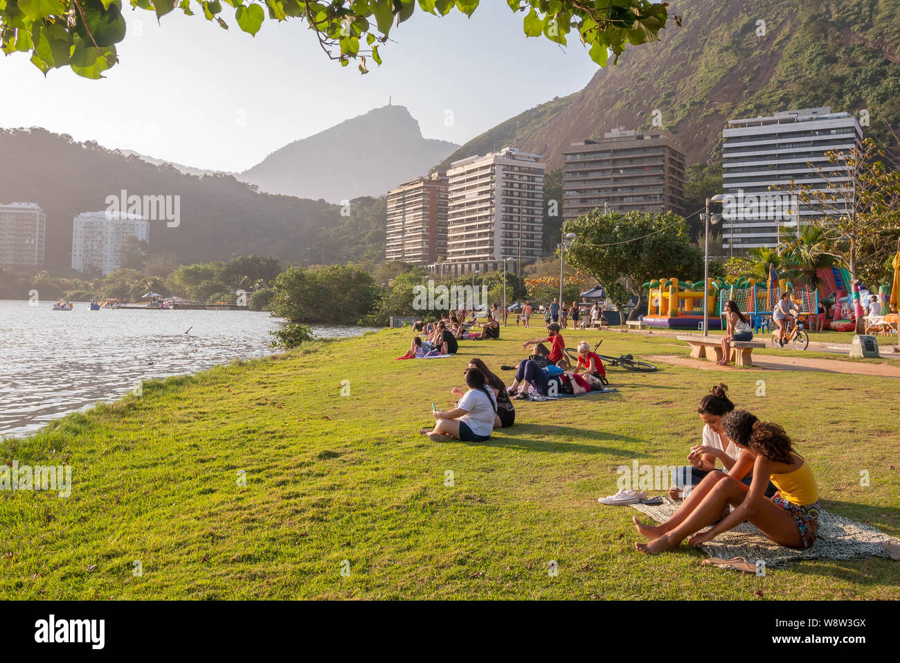 Sunny sunday hi-res stock photography and images - Alamy