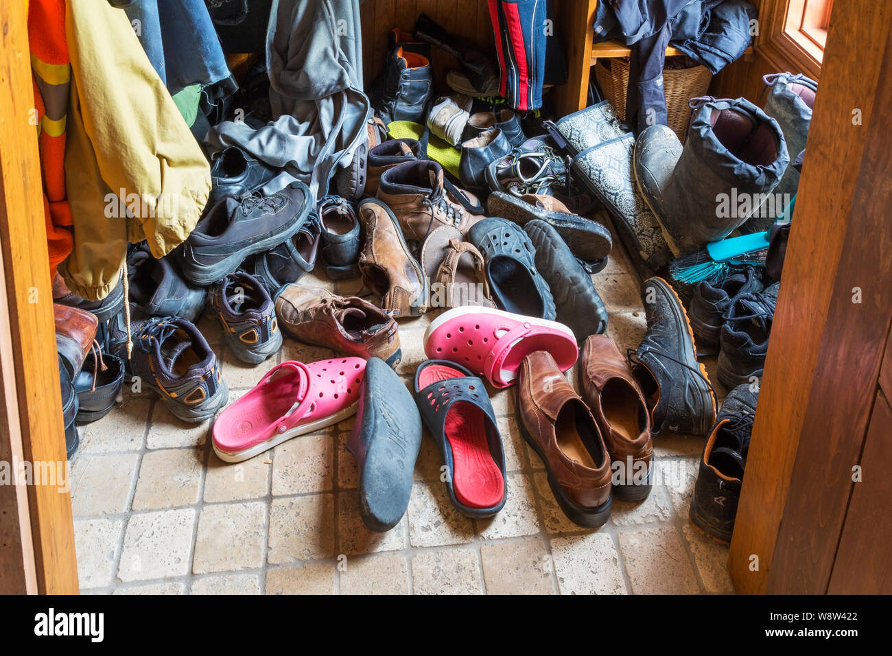 Messy closet hi-res stock photography and images - Alamy