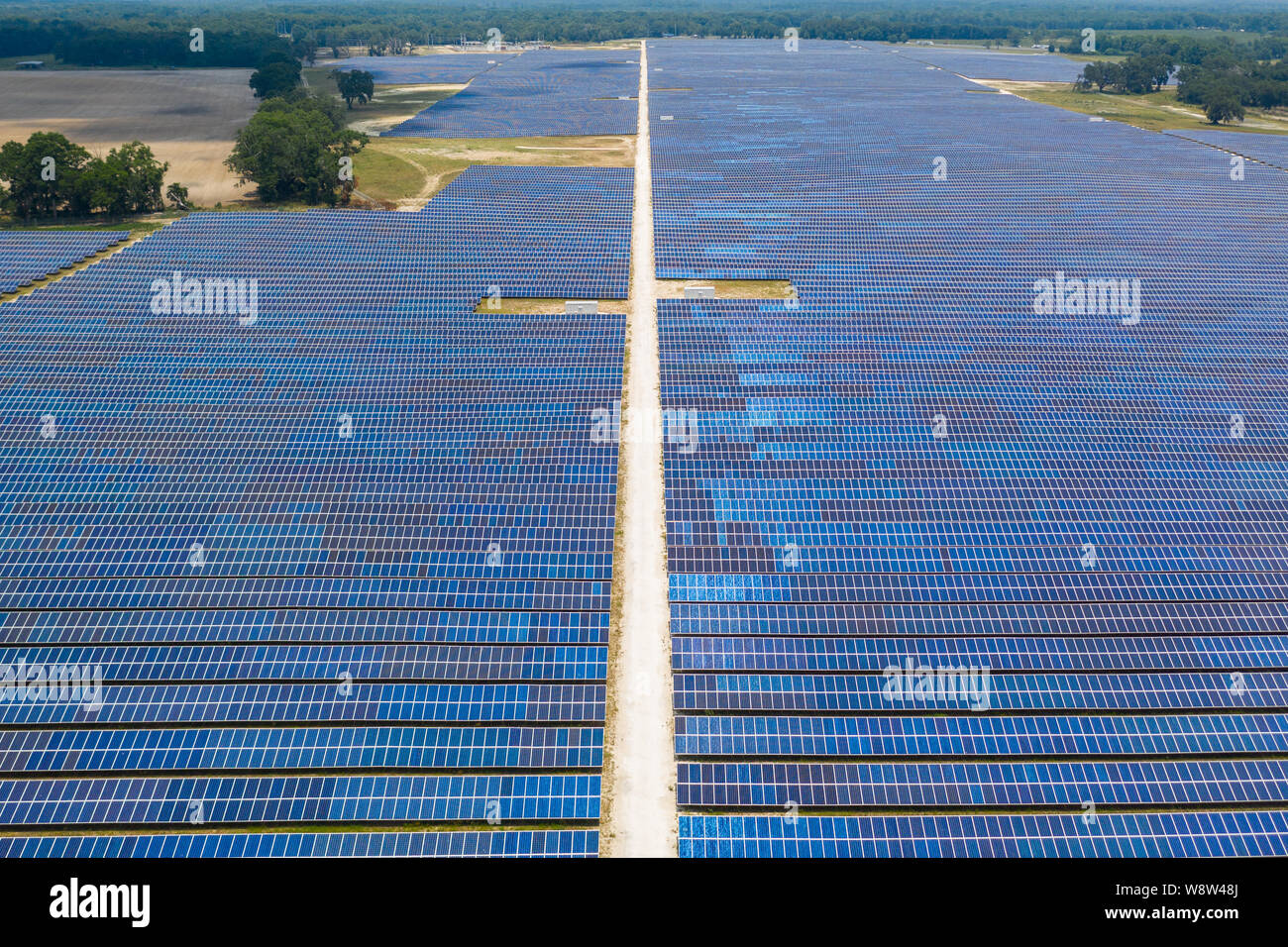 Powering the future hi-res stock photography and images - Alamy