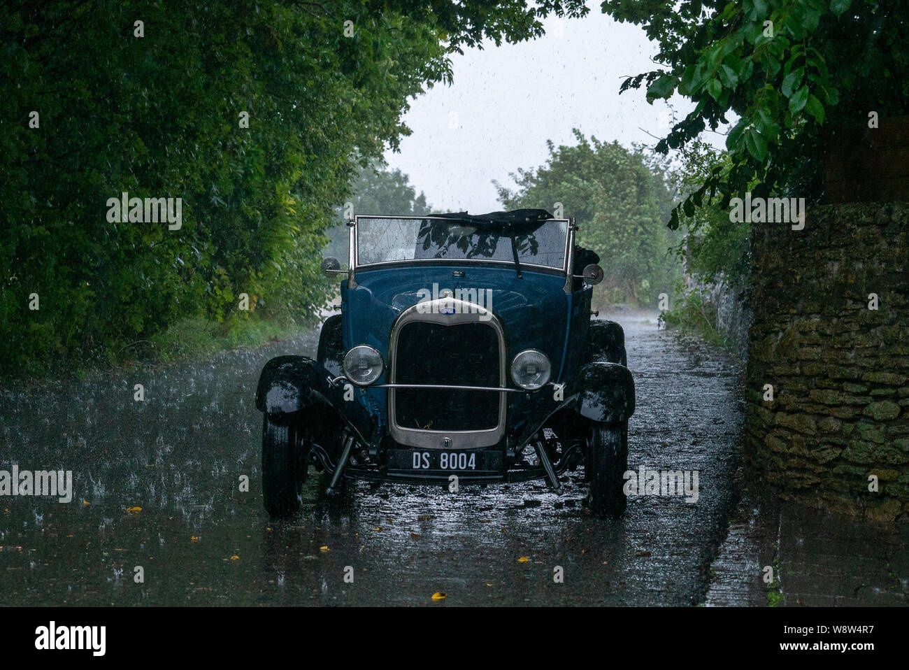 1929 ford roadster blue hi-res stock photography and images - Alamy