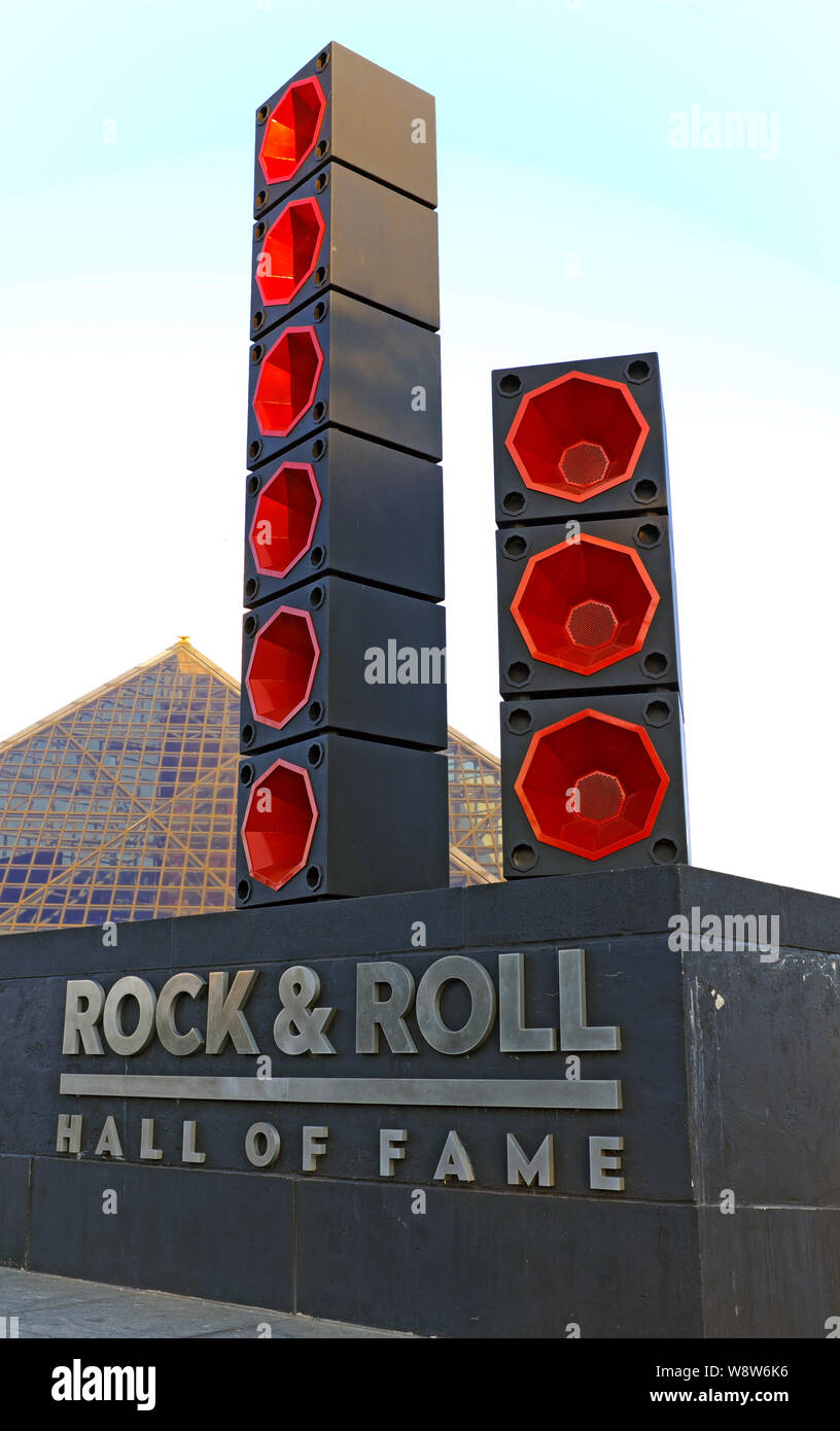 The Cleveland Rock and Roll Hall of Fame in Cleveland, Ohio, USA Stock ...