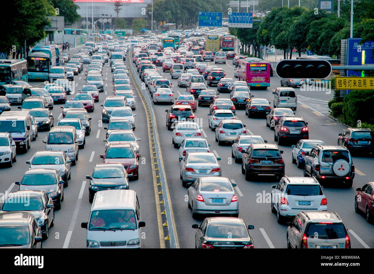 Shenzhen traffic hi-res stock photography and images - Alamy