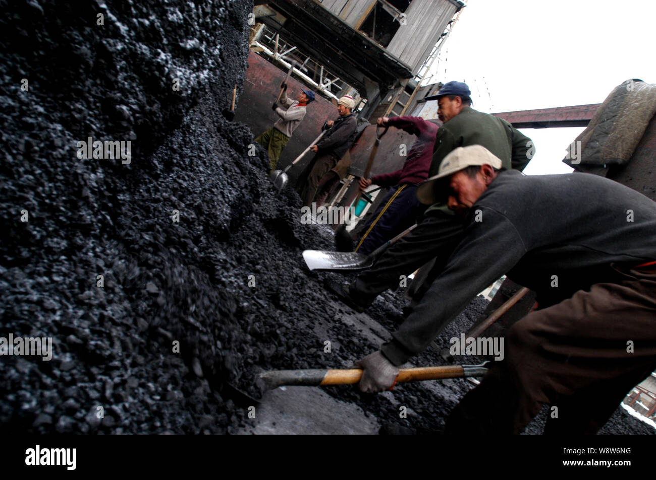 Miners shovel hi-res stock photography and images - Alamy