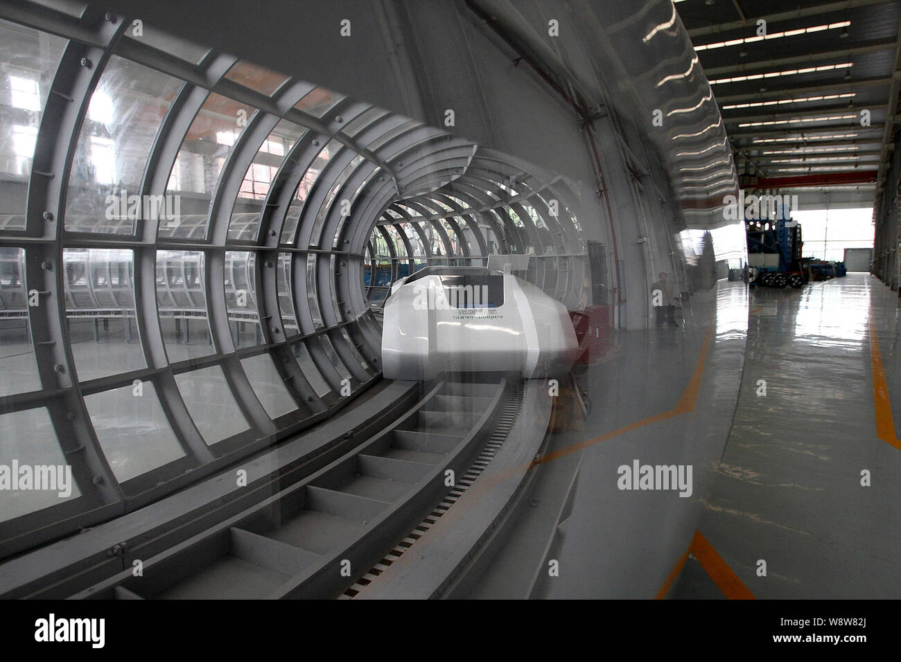 Maglev track hi-res stock photography and images - Alamy