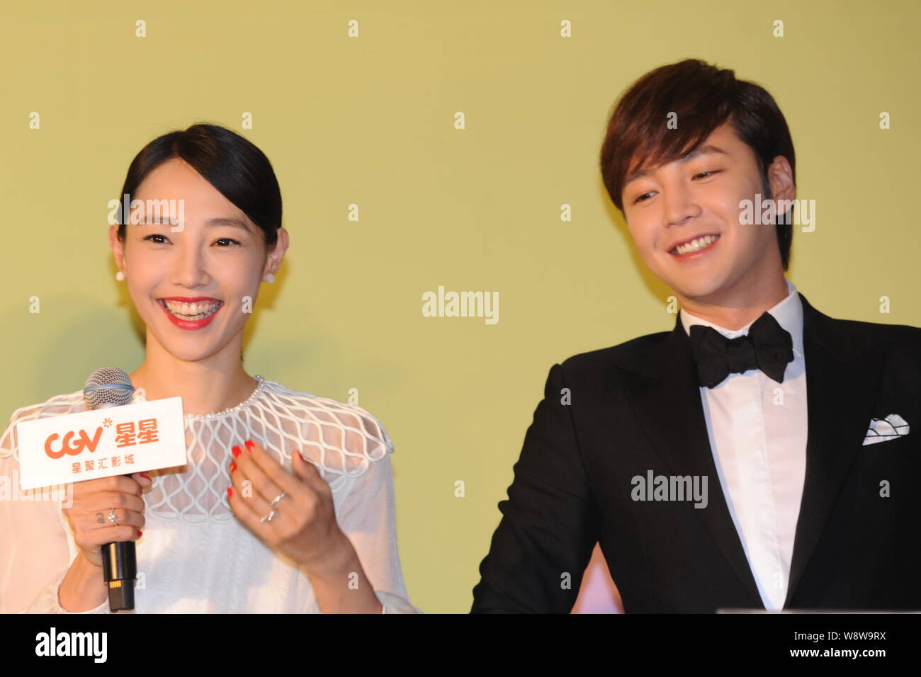 South Korean actor Jang Keun-suk, right, and Chinese actress Bai Baihe ...