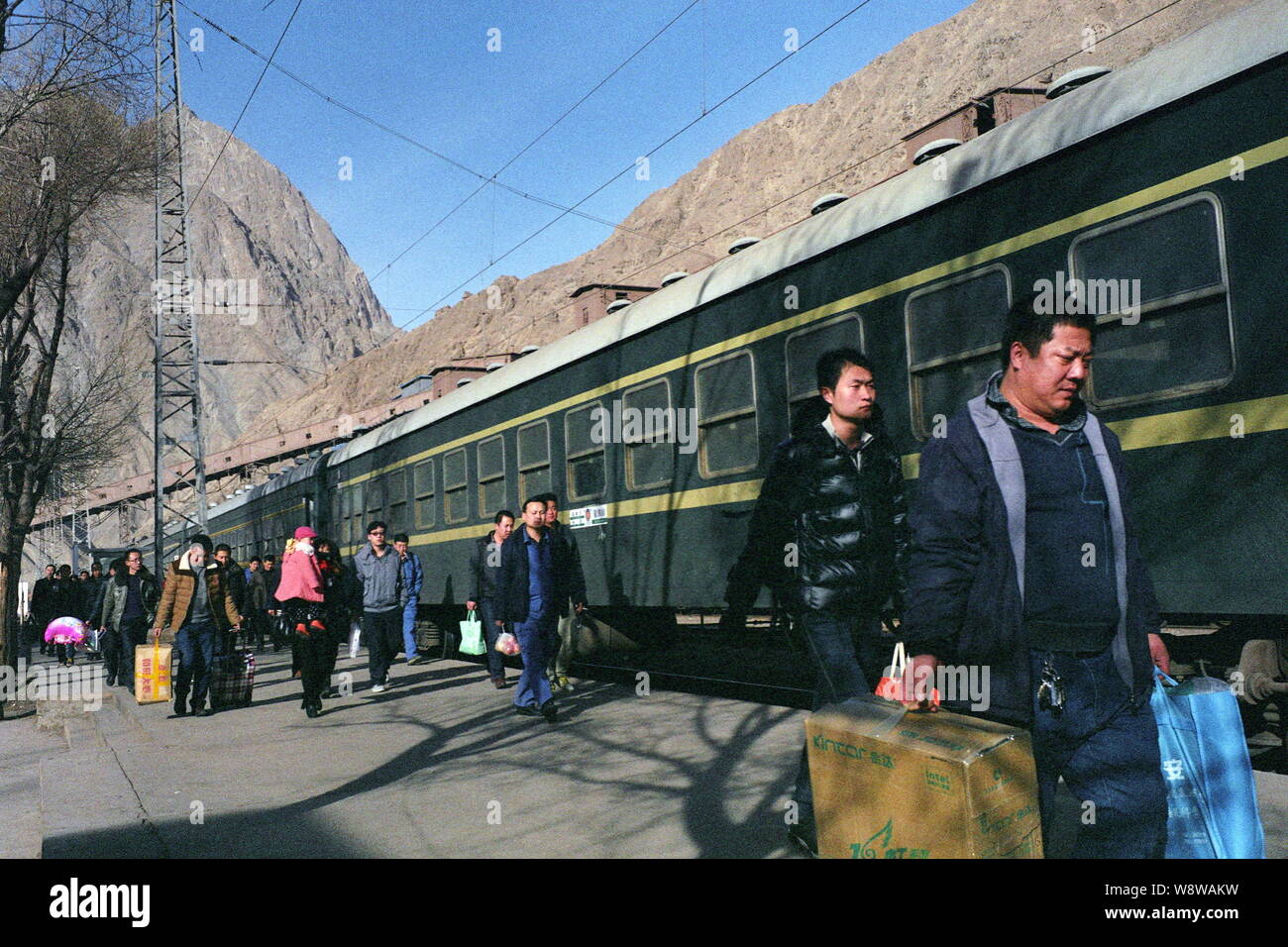 Gansu train hi-res stock photography and images - Alamy