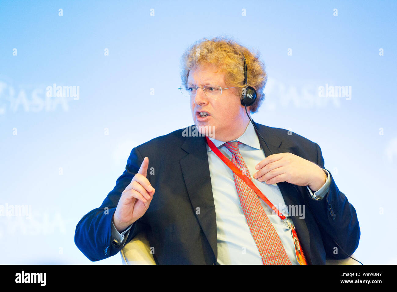 Terra firma guy hands hi-res stock photography and images - Alamy