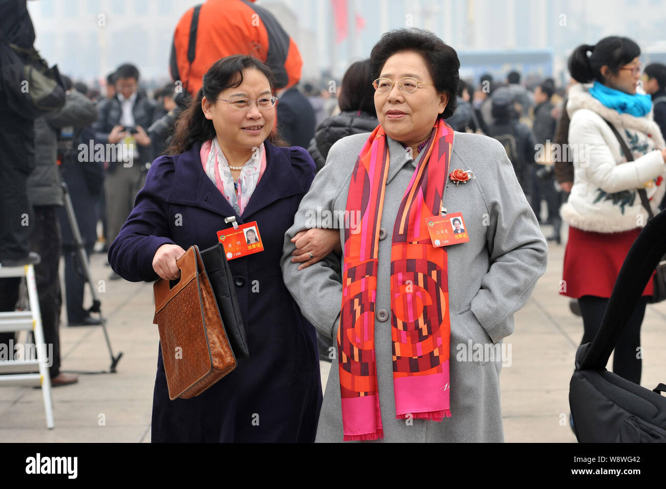 Jiang Zehui, right, the younger sister of former Chinese President ...