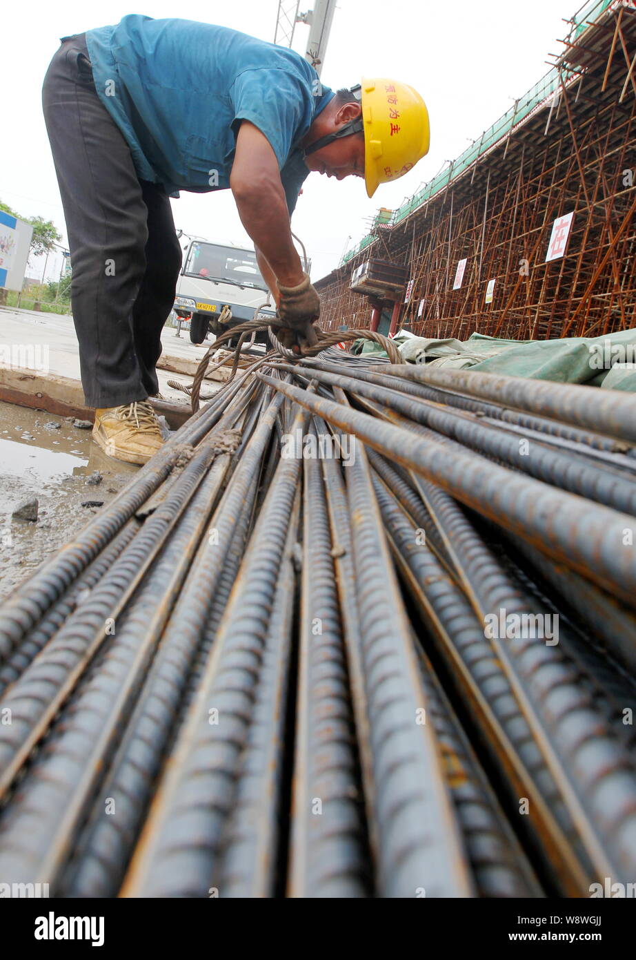 Reinforcing steel bars hi-res stock photography and images - Alamy