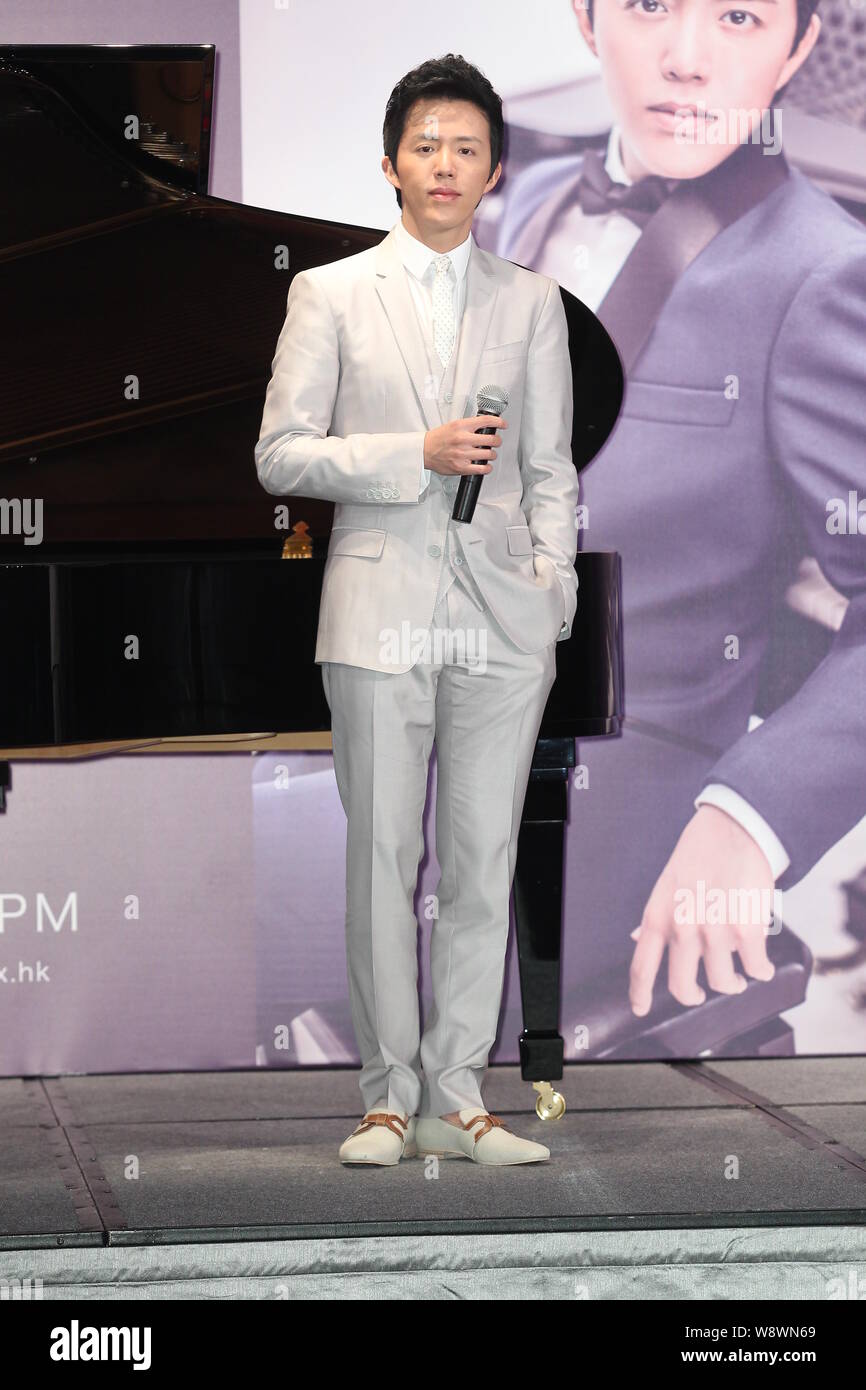 Chinese pianist Li Yundi poses during a press conference for his ...