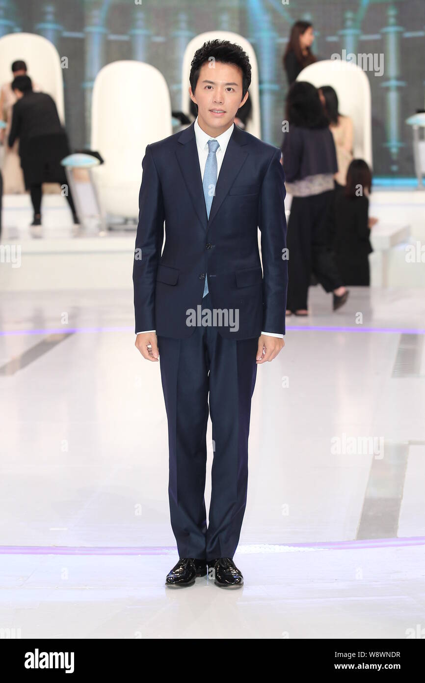 Chinese pianist Li Yundi poses during the semi-final of the Miss Hong ...