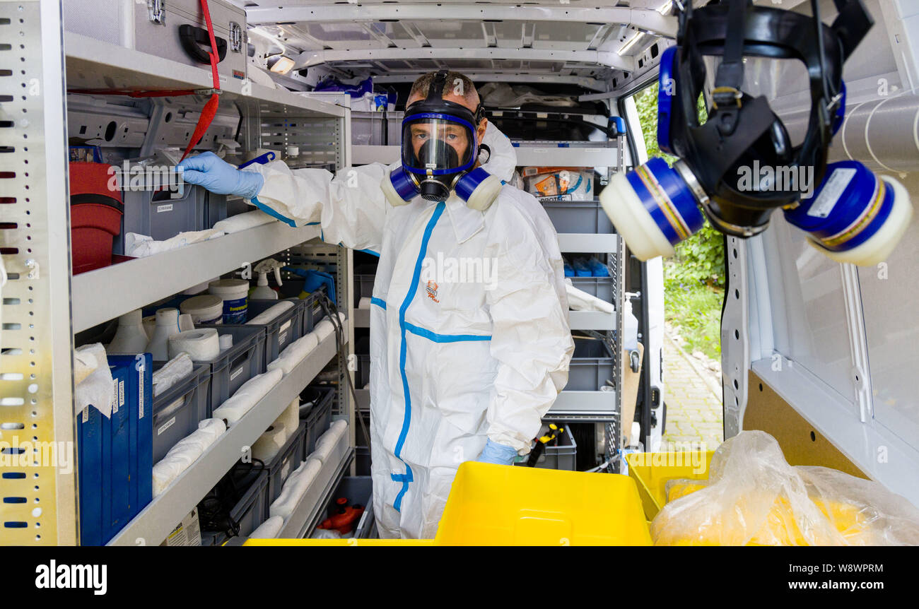 Crime scene cleaner hi-res stock photography and images - Alamy
