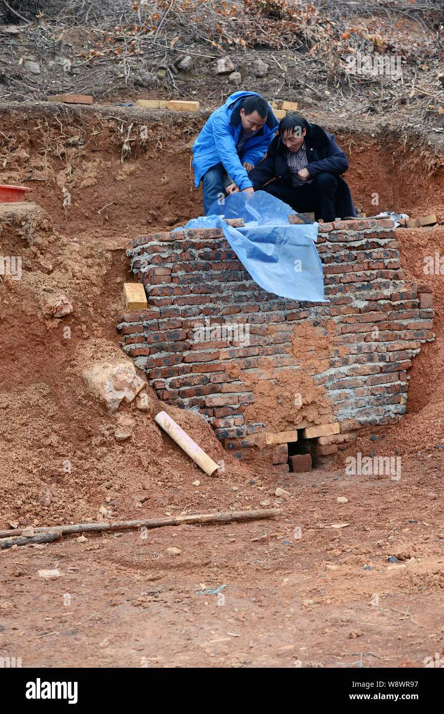 Chinese mine workers hi-res stock photography and images - Alamy