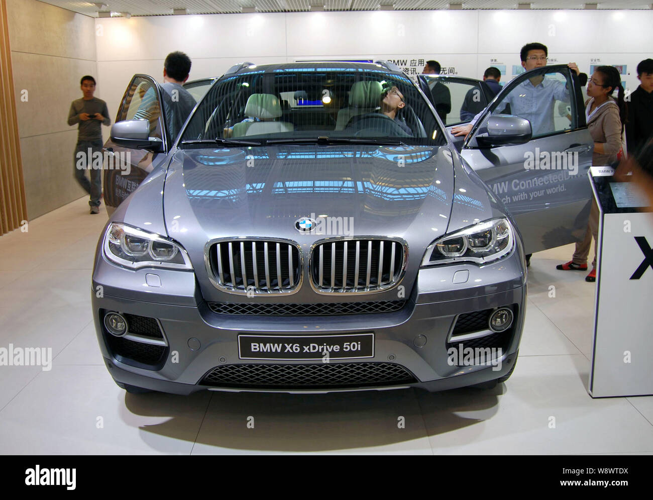 Bmw x6 hi-res stock photography and images - Alamy