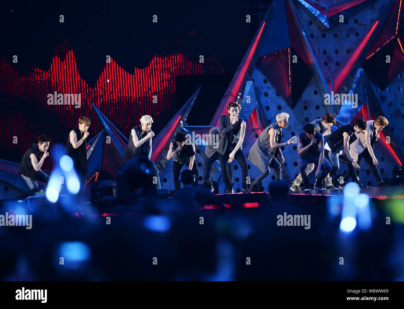 Exo boy band hi-res stock photography and images - Alamy