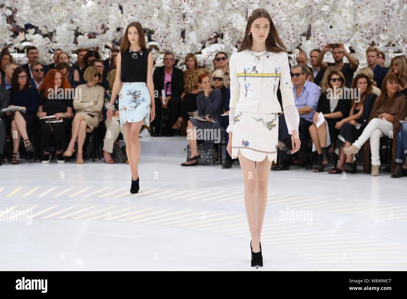 Christian dior paris haute couture hi-res stock photography and images ...