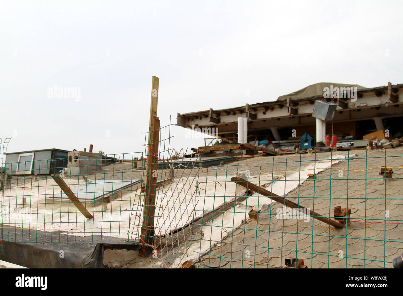 Demolish rooftop building hi-res stock photography and images - Alamy