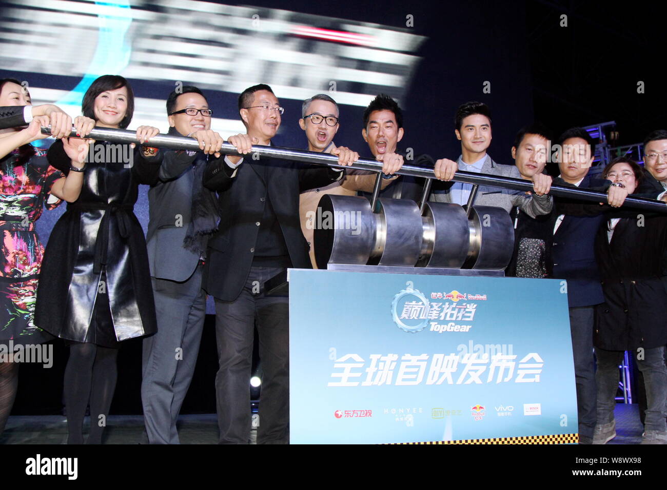 Former Chinese Olympic diving champion Tian Liang, fifth right, Chinese ...