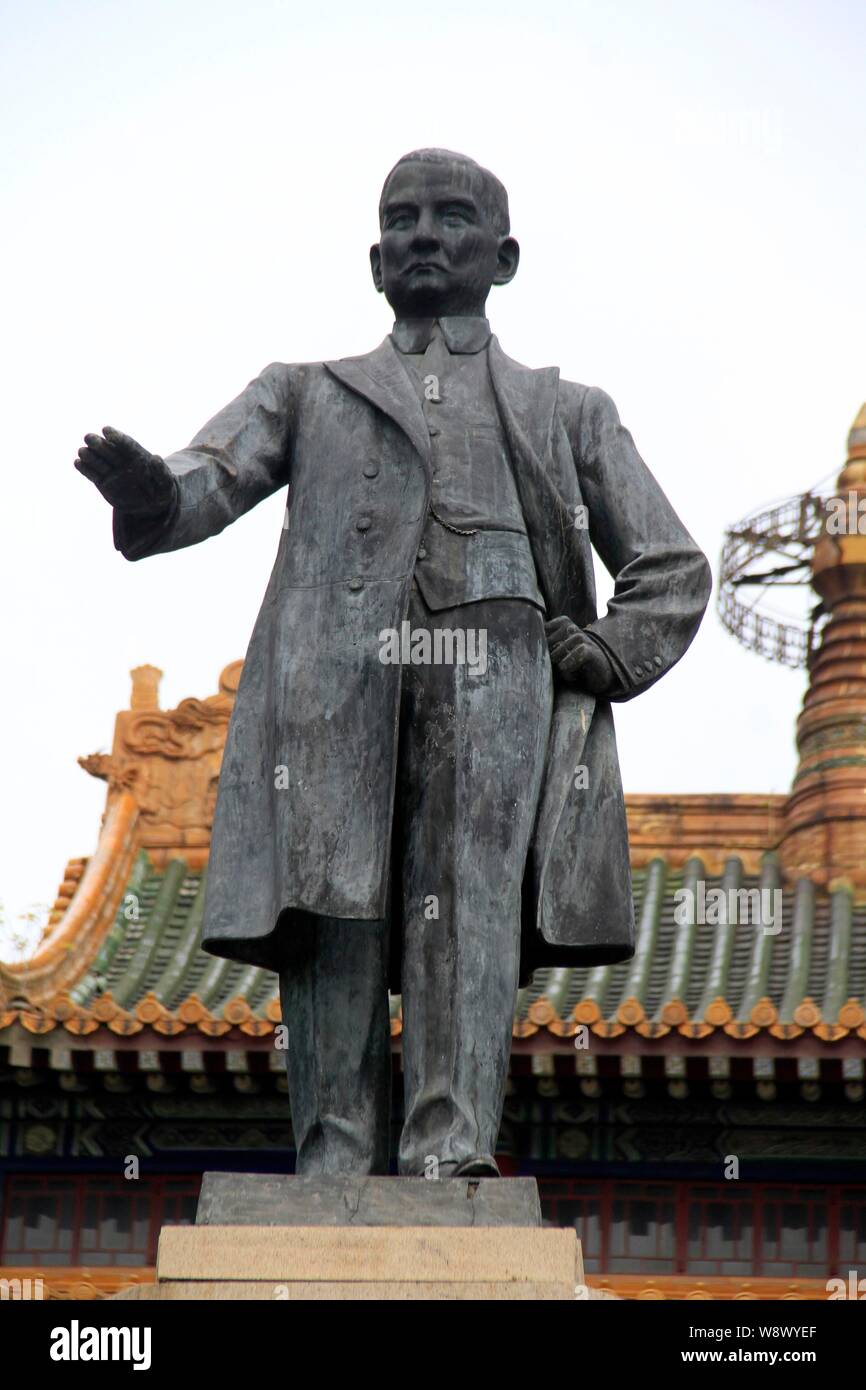 --FILE--View of the statue of Dr. Sun Yat-sen, first president and ...
