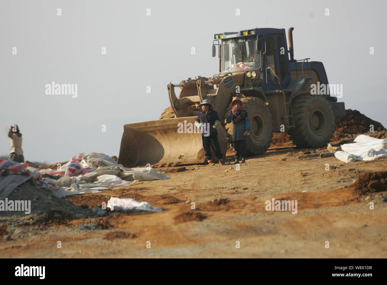 Chinese gold mine hi-res stock photography and images - Alamy