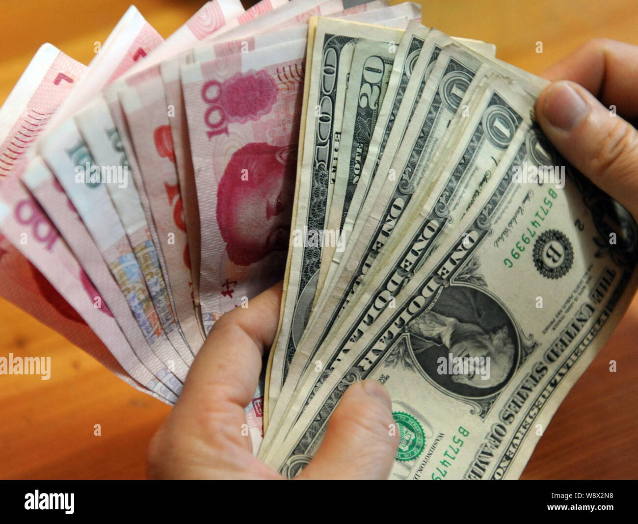 15 rmb hi-res stock photography and images - Alamy