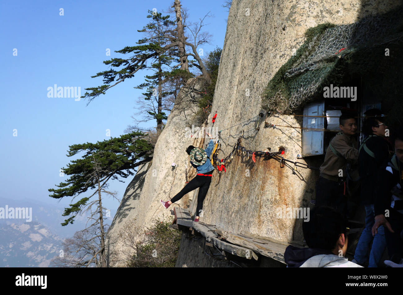 Mount huashan hiking hi-res stock photography and images - Alamy