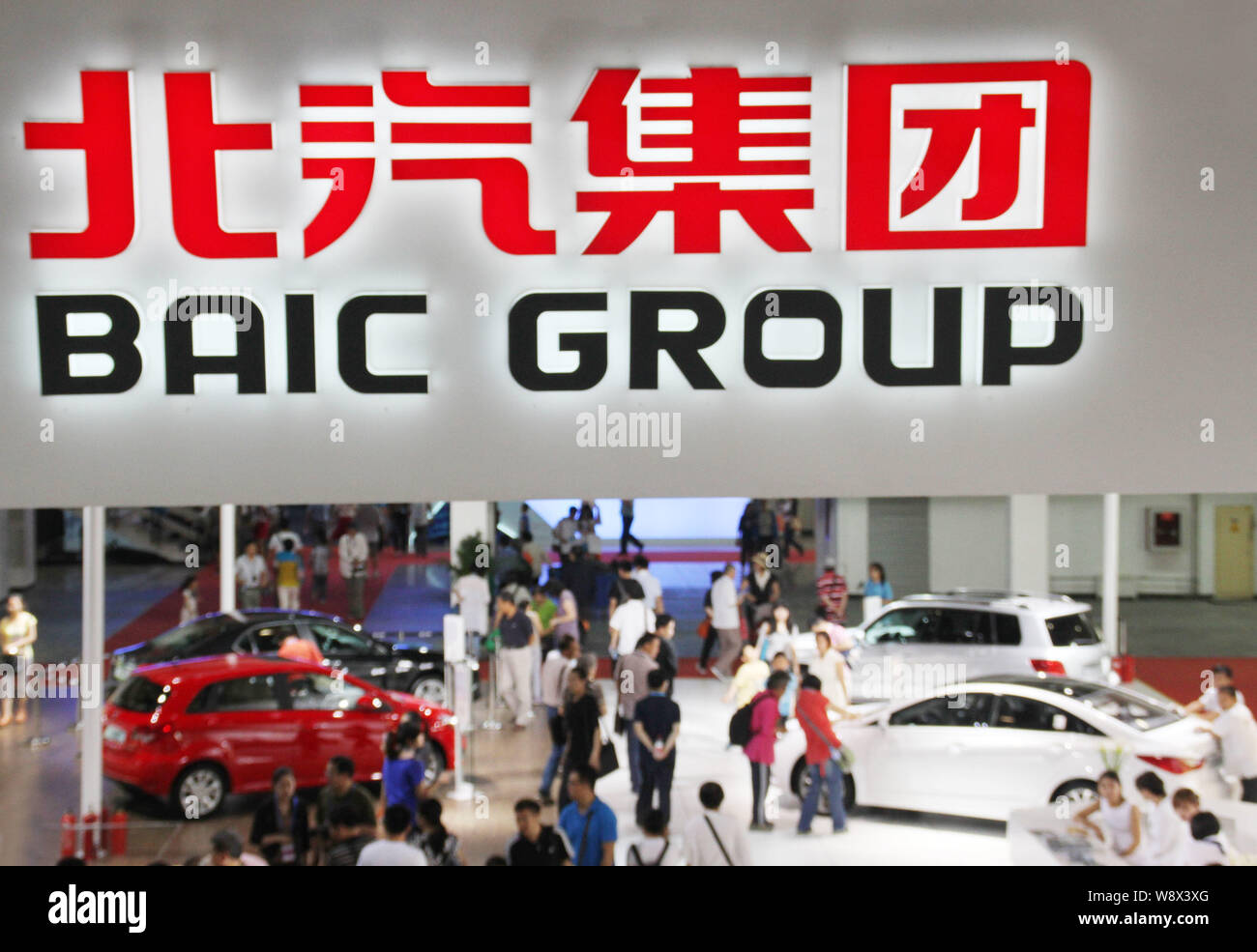 --FILE--People visit the stand of BAIC Group during an automobile ...