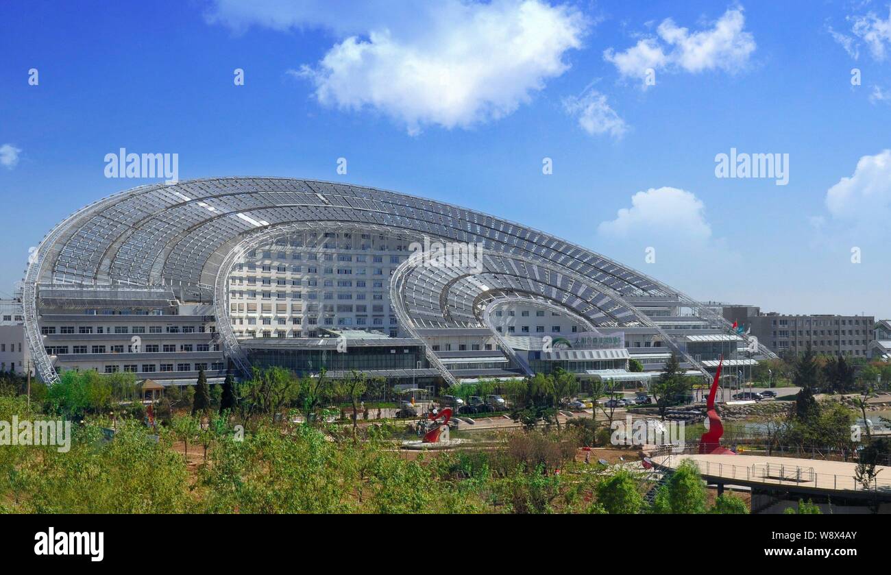 Sun moon mansion china hi-res stock photography and images - Alamy