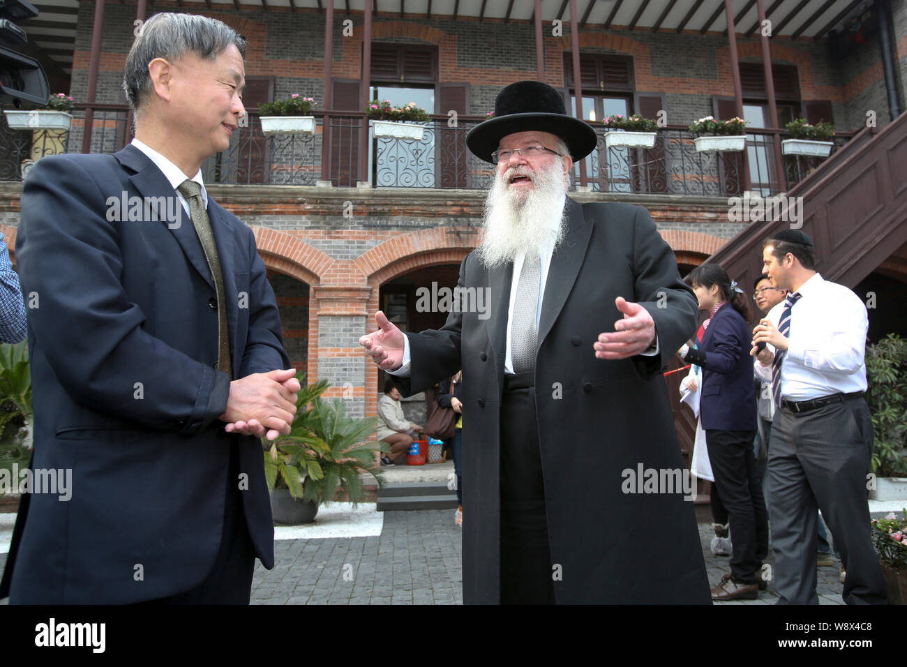 Rabbi Chaim Walkin, front right, who was born in Shanghai during World ...