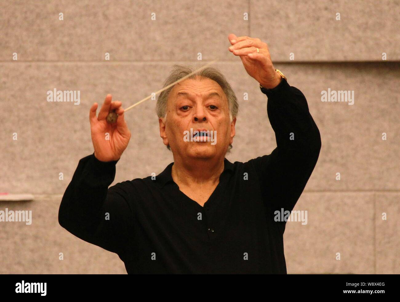 Indian conductor Zubin Mehta performs during a rehearsal of his New ...