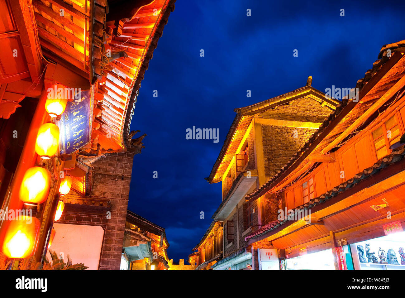 Night view of old buildings at Old Town of Lijiang in Lijiang city ...