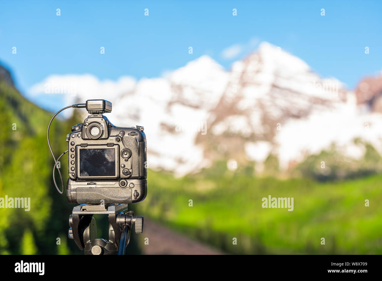 Maroon Bells at sunrise with dslr camera and tripod for time lapse ...