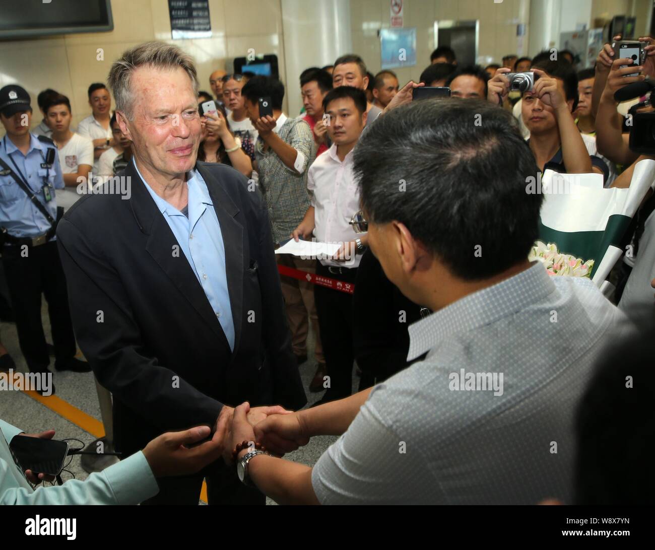 French author J.M.G. Le Cl¨¦zio, left, the winner of the 2008 Nobel ...