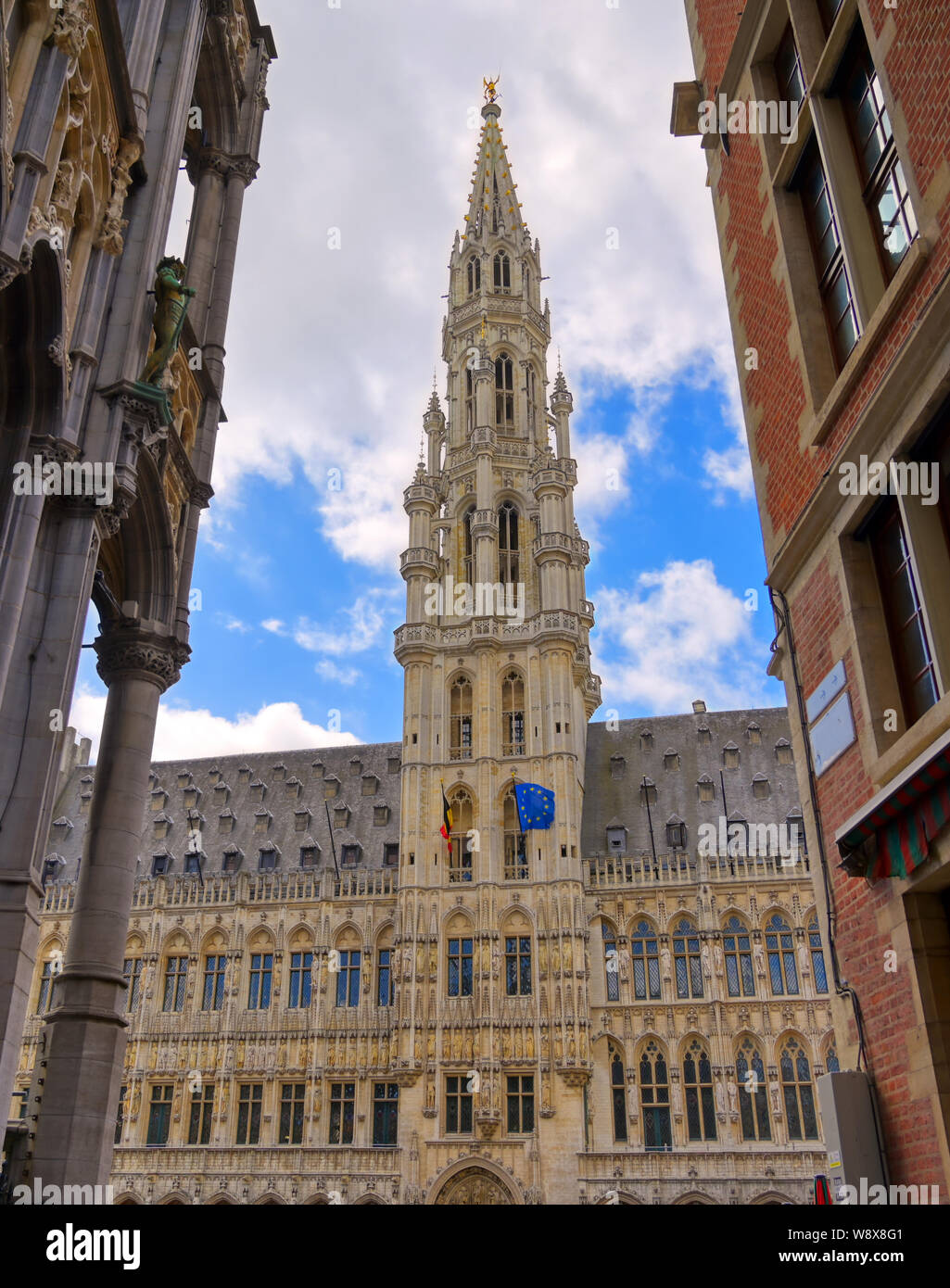 The Town Hall of the City of Brussels is a Gothic building from the ...