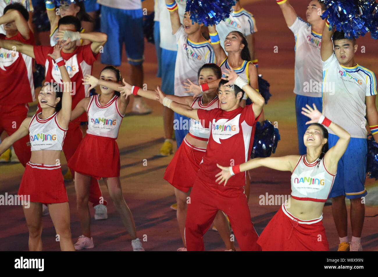 Chinese entertainers perform during the closing ceremony for the 2014 ...
